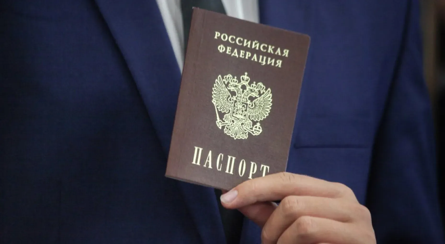 Russia cancels national ID cards for anti-war exiles